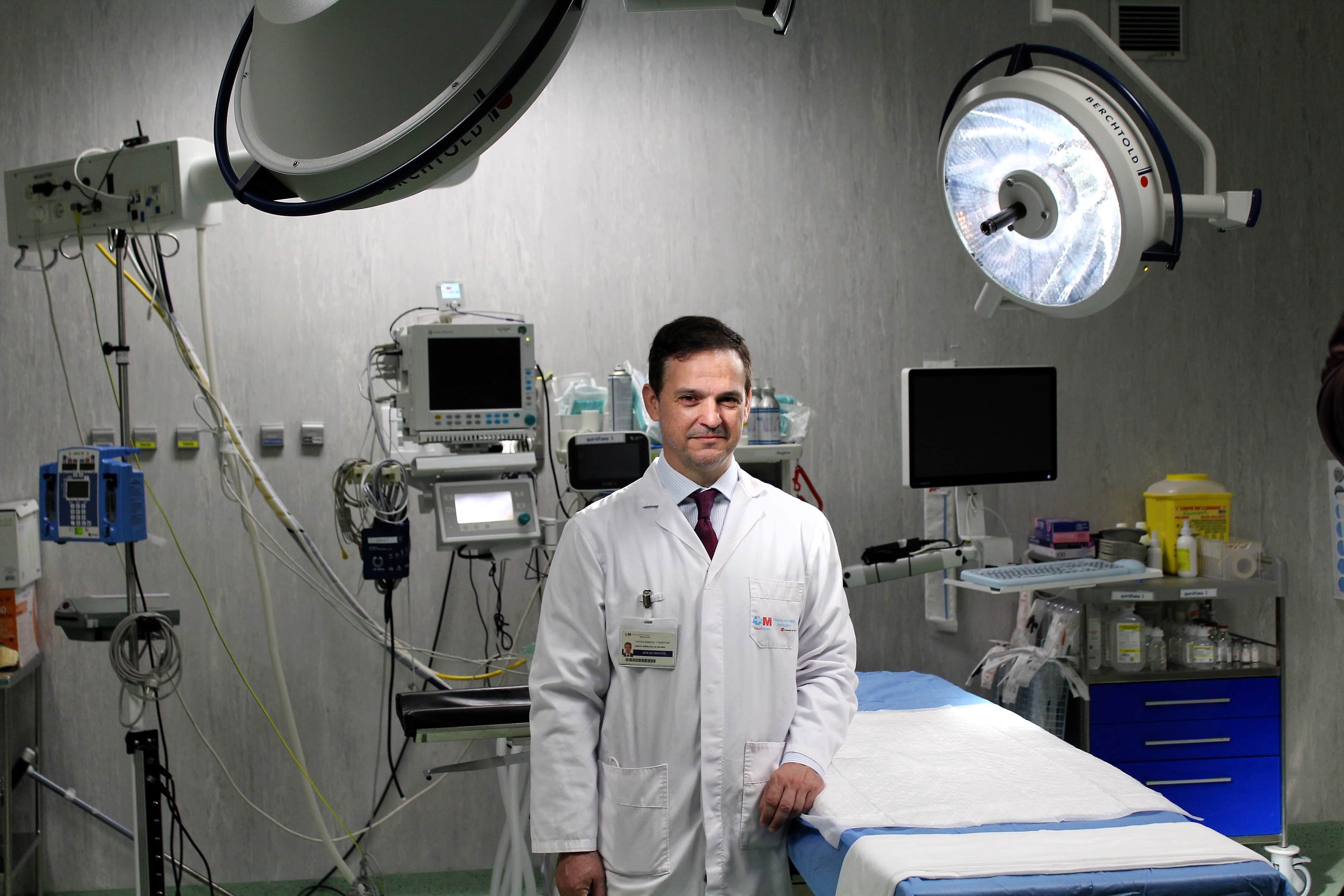 El Hospital Universitario Infanta Elena incorpora un brazo robótico de última generación que ...